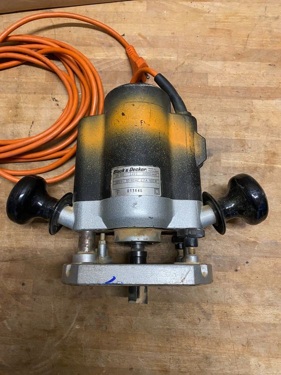 Oberfräse Black & Decker SR 100 (Gebraucht) in Worben für CHF 62 – mit Lieferung auf Ricardo kaufen