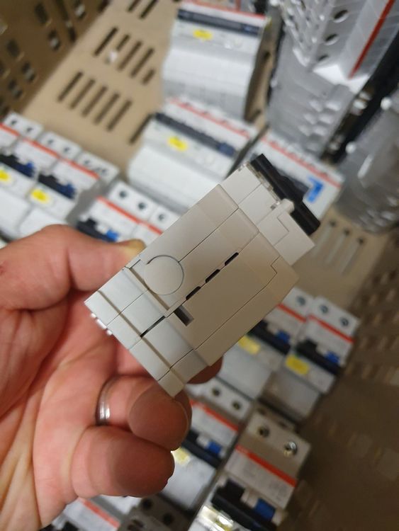 ABB FS401E C20 0.03 FI/LS-Schalter FI LS 20a SMISSLINE TP (Gebraucht) in Zürich für CHF 39 – mit ...