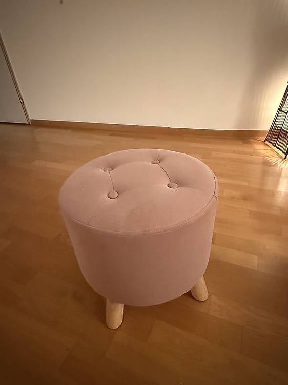 Süsser Hocker Rosa (Gebraucht) in Basel für CHF 35 – nur Abholung auf Ricardo kaufen