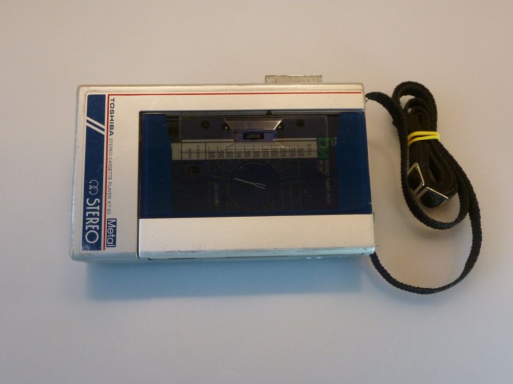 Toshiba KT-S3 Stereo Cassette Player mit FM-Tuner Pack RP-S2 (Defekt) in Gwatt (Thun) für CHF 40 ...