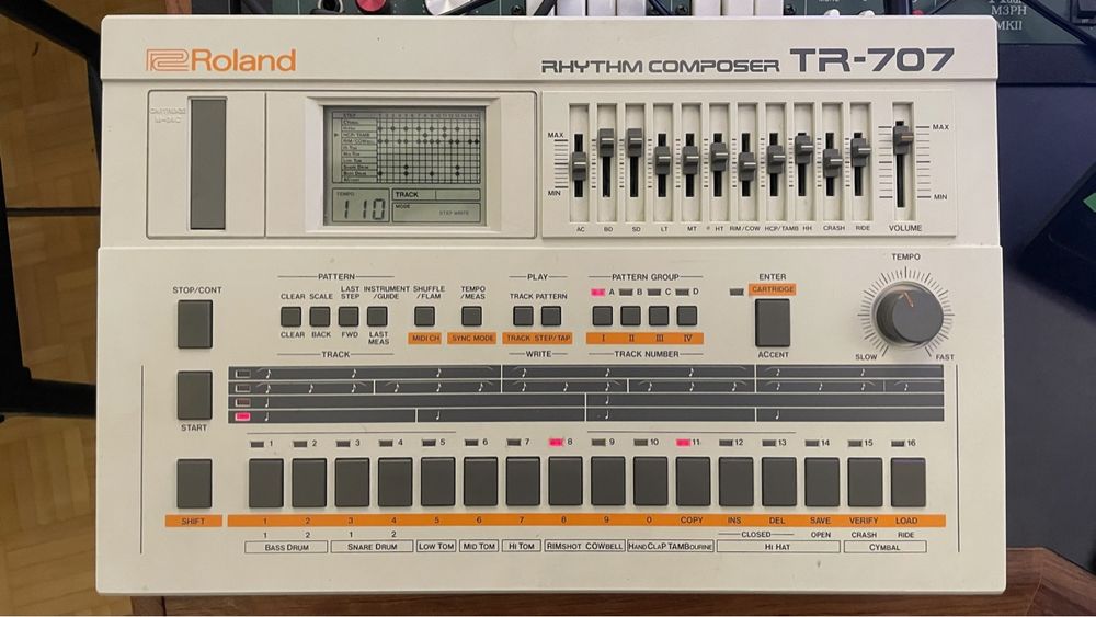 Roland TR-707 mit HKA Expansion (Gebraucht) in Frenkendorf für CHF 820 ...