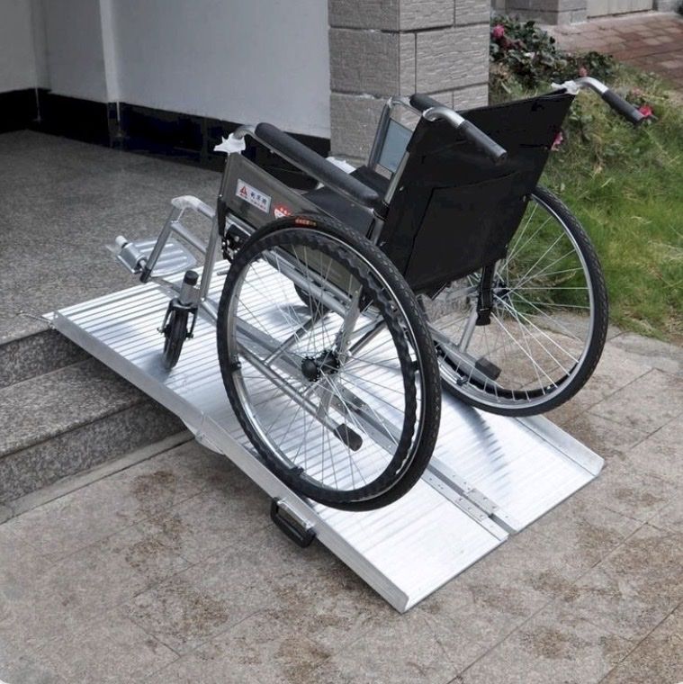 Alu Rollstuhlrampe faltbar 183cm (Gebraucht) in Saanen für CHF 190 ...
