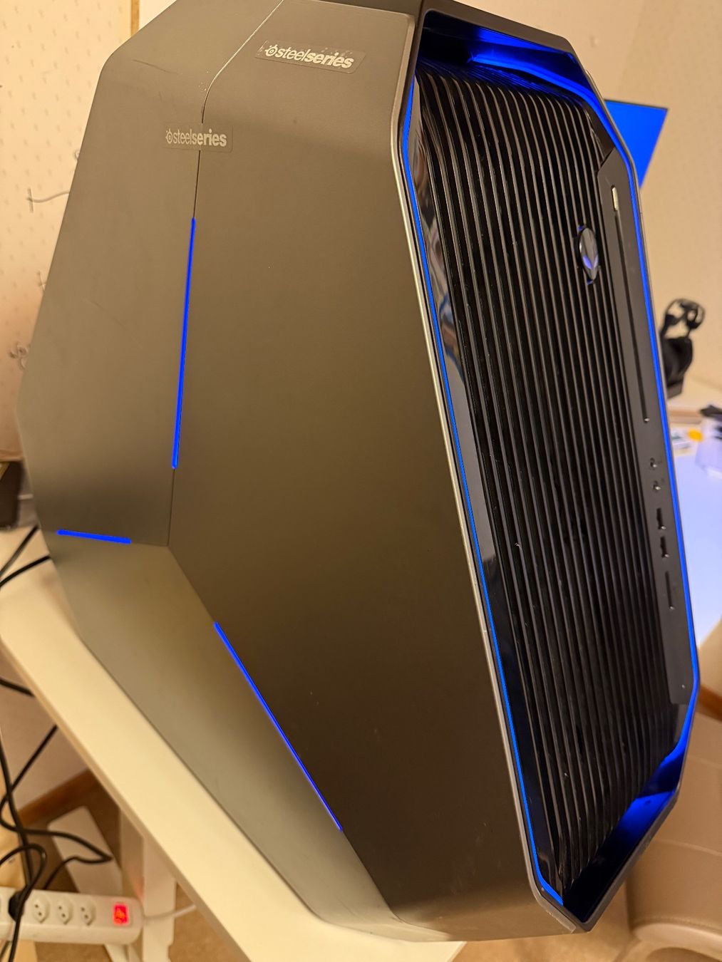 Alienware AREA - 51 R2 (Gebraucht) in Meilen für CHF 180 – nur Abholung auf Ricardo kaufen