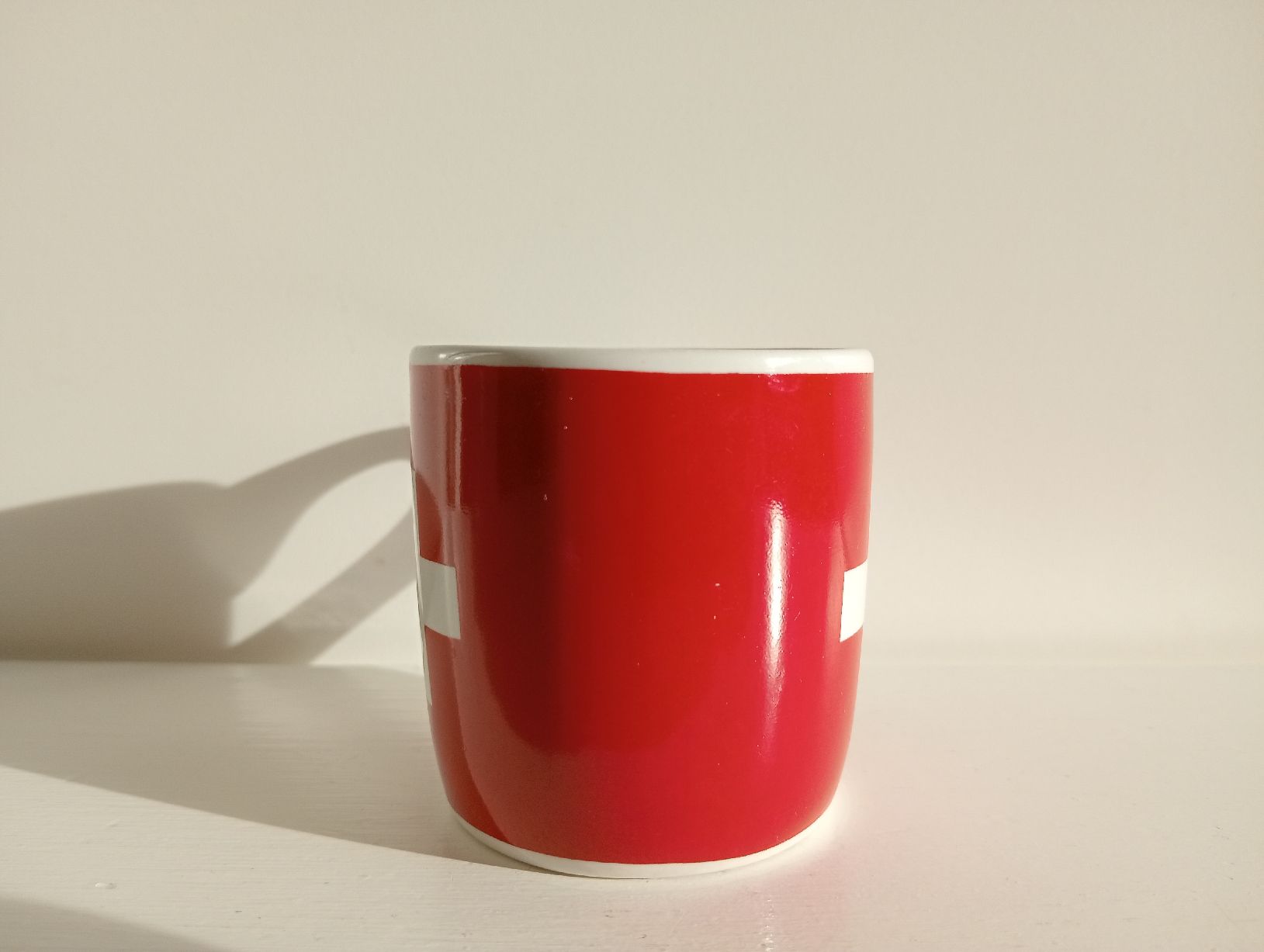 Schweizer Rote Espresso Tasse Cotfer Geneva mit Flagge (Gebraucht) in ...