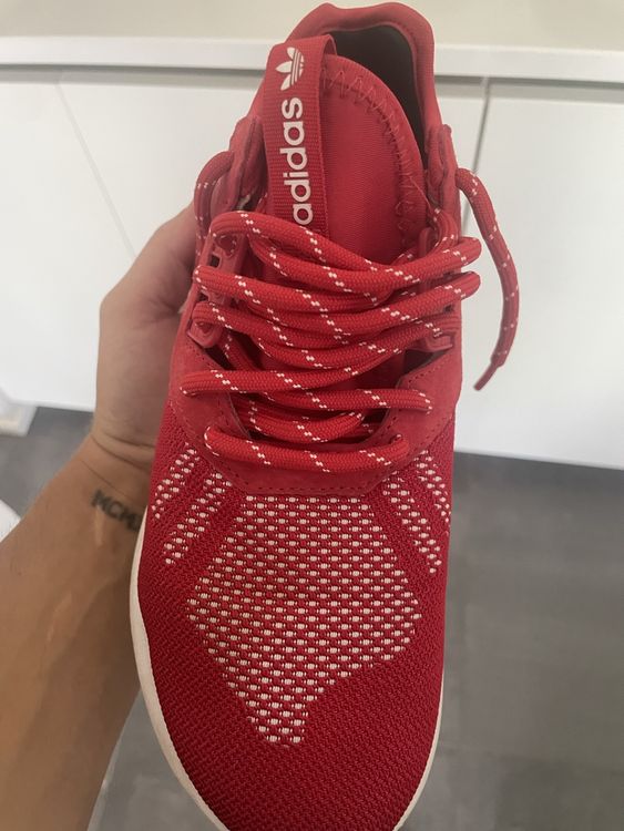 Scarpa Adidas rossa (Usato) a Riva San Vitale per CHF 40 – con consegna ...