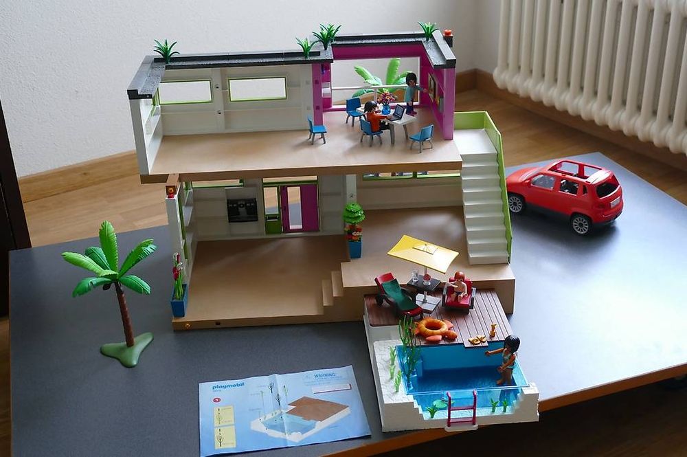 Playmobil Luxus Villa 5574 mit Pool 5575 und Auto | Kaufen auf Ricardo