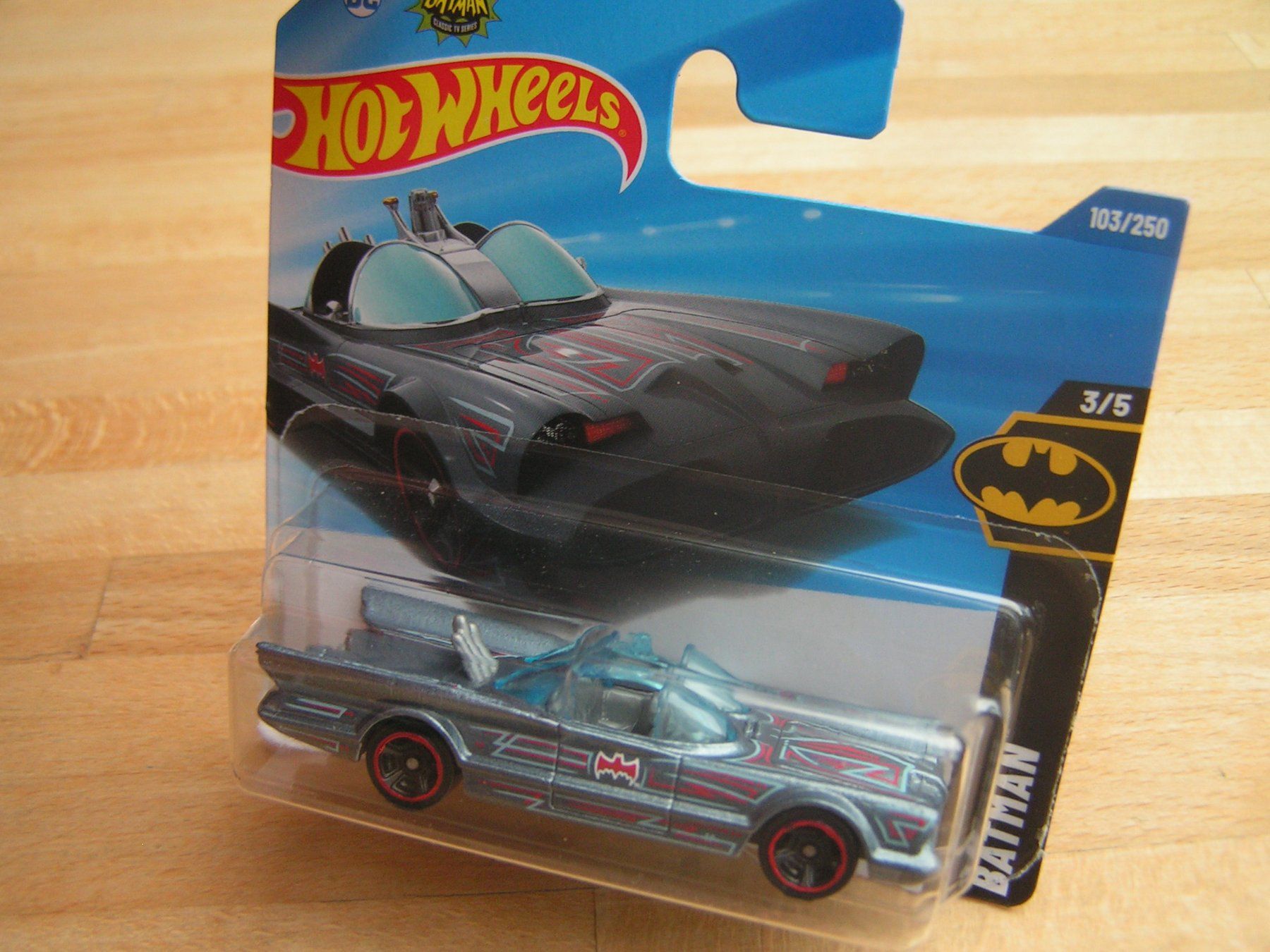 Hot Wheels 2025 E TV SERIES BATMOBILE KULT+ Brandneu! (Neu und ...