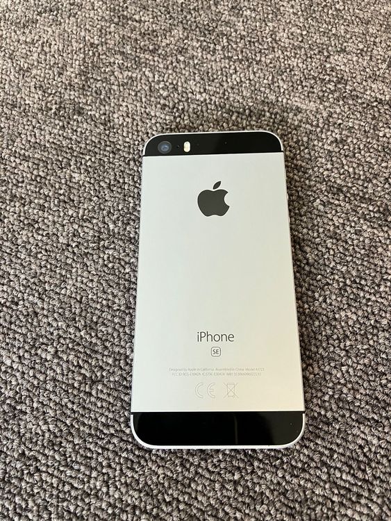 iPhone SE - A1723 - 128 GB - space grey (Gebraucht) in für CHF 80.9 – mit Lieferung auf Ricardo ...