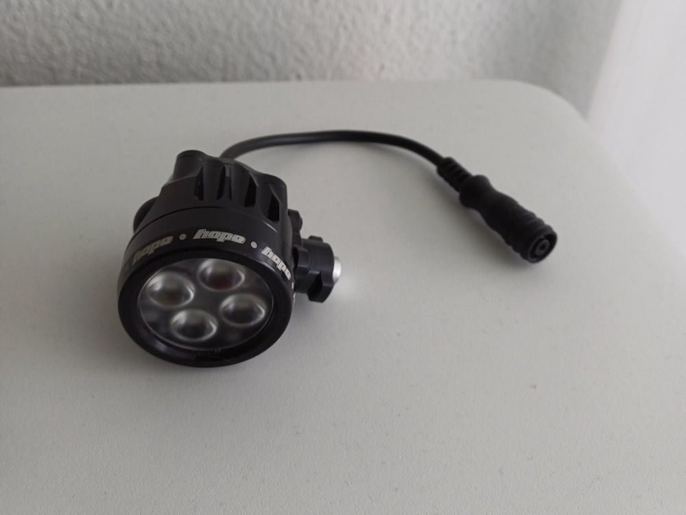 Hope Vision R4 LED Fahrradlampe inkl Halterung Lenker+Helm (Gebraucht ...