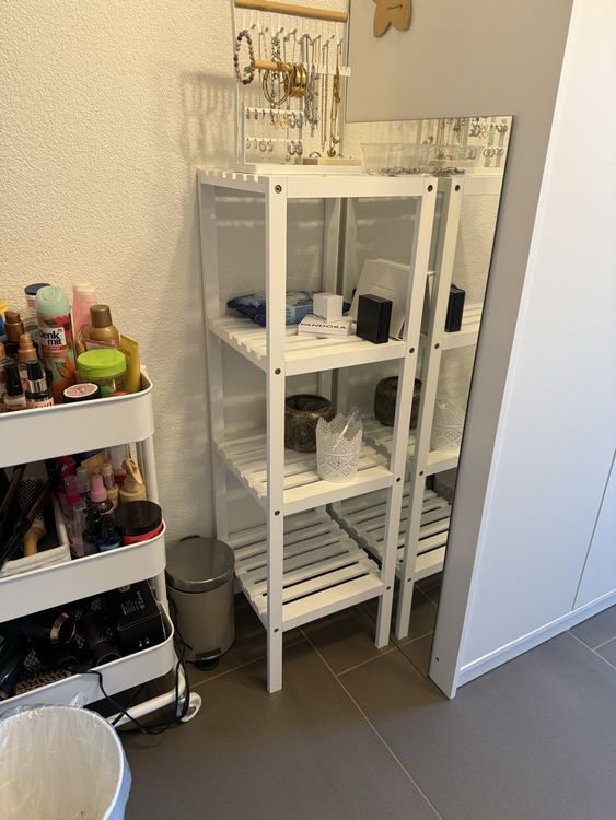 Weisses Holzregal, 4 Ablagen, Top Zustand, 110cm hoch (Gebraucht) in ...