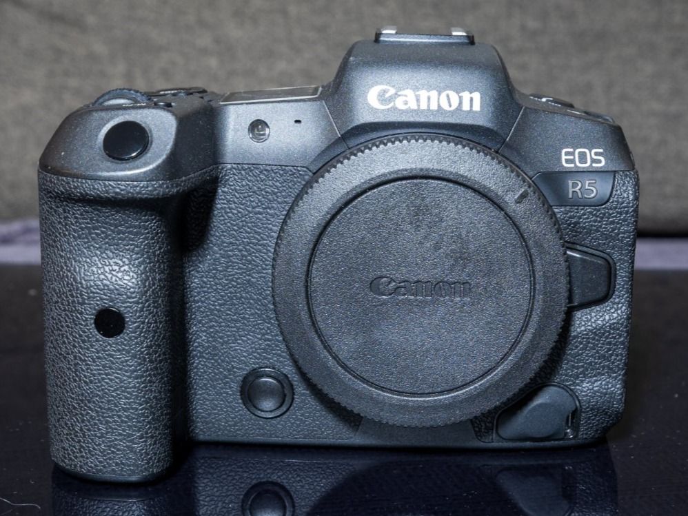EOS R5 Body (Gebraucht) in Zunzgen für CHF 2202 – mit Lieferung auf ...