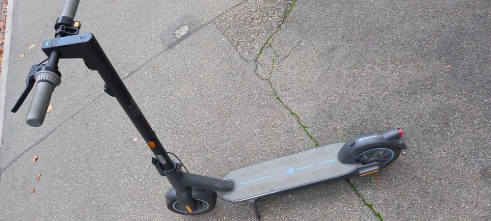 Segway Ninebot KickScooter MAX G30D | Kaufen auf Ricardo