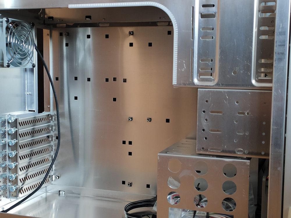 ATX Computergehäuse Lian Li PC-65 *Retro* (Gebraucht) in Locarno für ...