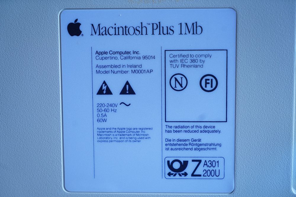 Apple Macintosh Plus 1 MB, Maus Keyboard Diskettenlaufwerk (Gebraucht ...