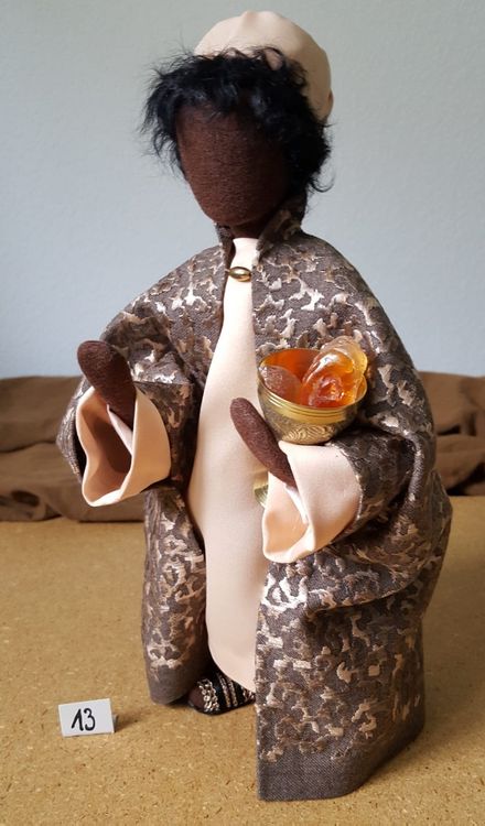 Schwarzenberger Krippenfiguren König mit Geschenk 29cm s N13 (Neu (gemäss Beschreibung)) in ...