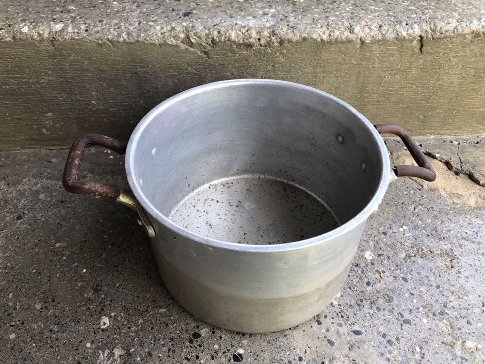 Alter Topf / Pfanne klein (Gebraucht) in Schübelbach für CHF 18 – mit ...