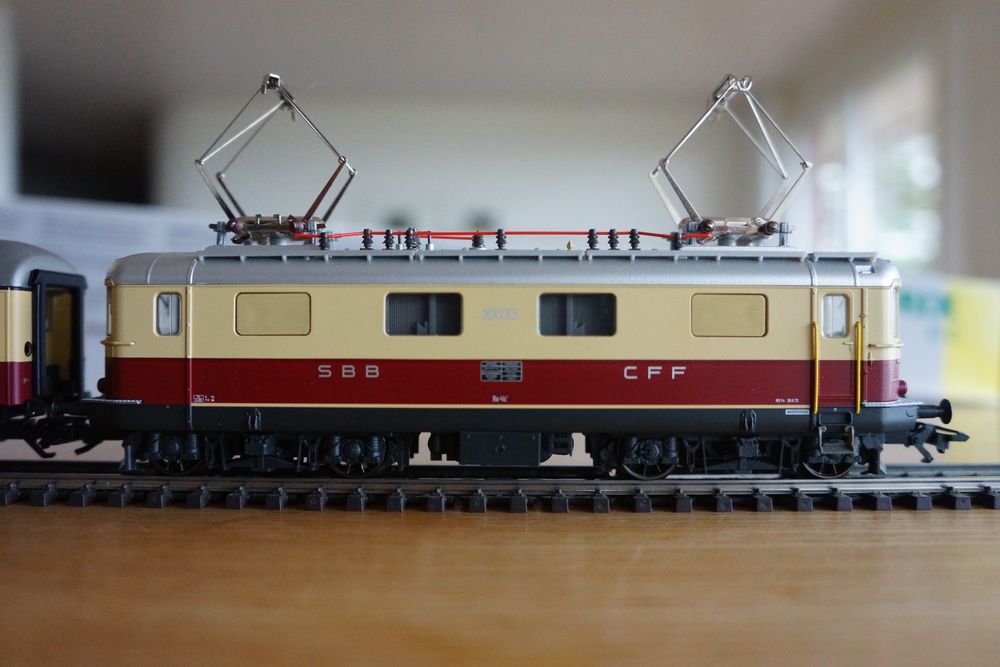 Märklin 26557, Re 4/4 I TEE + 3 Personenwagen (Gebraucht) in Biel ...