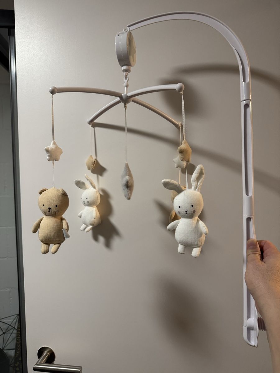 👶🏻🎶 Süsses Baby Mobile mit Bären und Häschen Figuren (Gebraucht) in ...