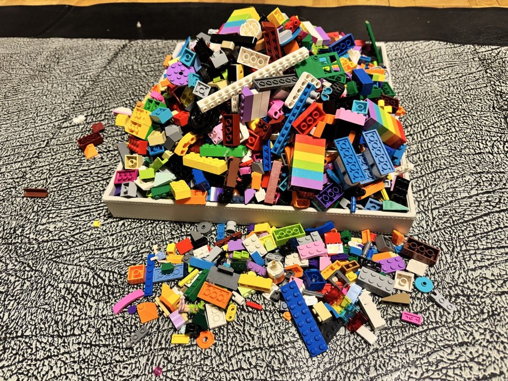 2.7 kg Lego Bricks Set incl. Lego Robotics parts (Gebraucht) in Genève ...