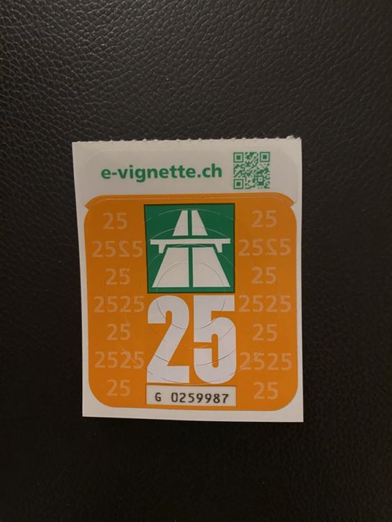 Autobahnvignette 2025 (Neu und originalverpackt) in Küttigen für CHF 36 – mit Lieferung auf ...