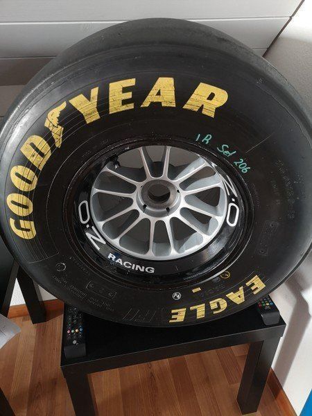 Formel 1 Reifen, Formel 1 Rad (Gebraucht) in Oberneunforn für CHF 250 ...
