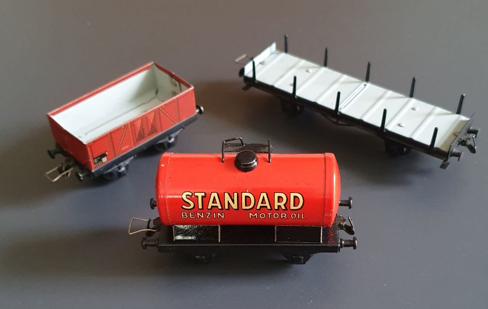 Modelleisenbahn (F) TRIX Güterwagen 2068 / 2061 / 2072 (Gebraucht) in Zürich für CHF 49 – mit ...