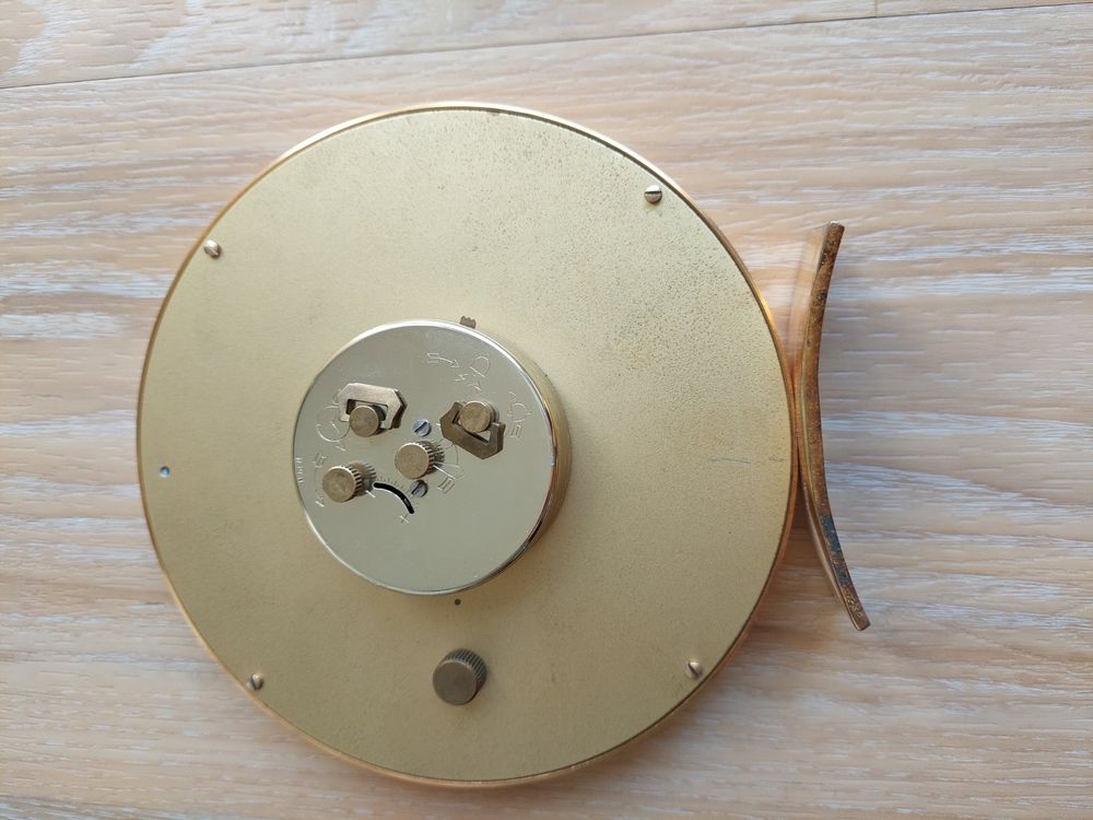 Bulova World-Timer-Alarm-Tischuhr, Weltzeit, Handaufzug (Gebraucht) in ...