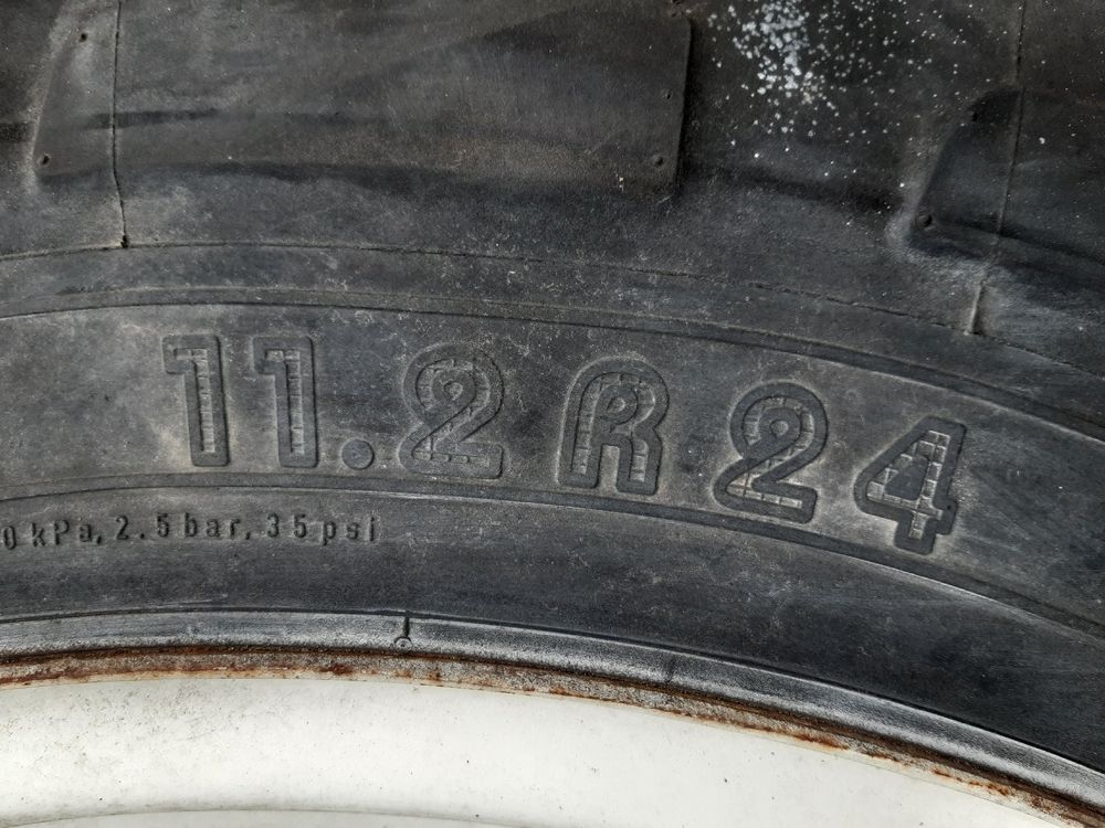 Traktorpneus mit Felge, 11.2 R 24, 2 Stück (Gebraucht) in Frauenfeld für CHF 205 – nur Abholung ...