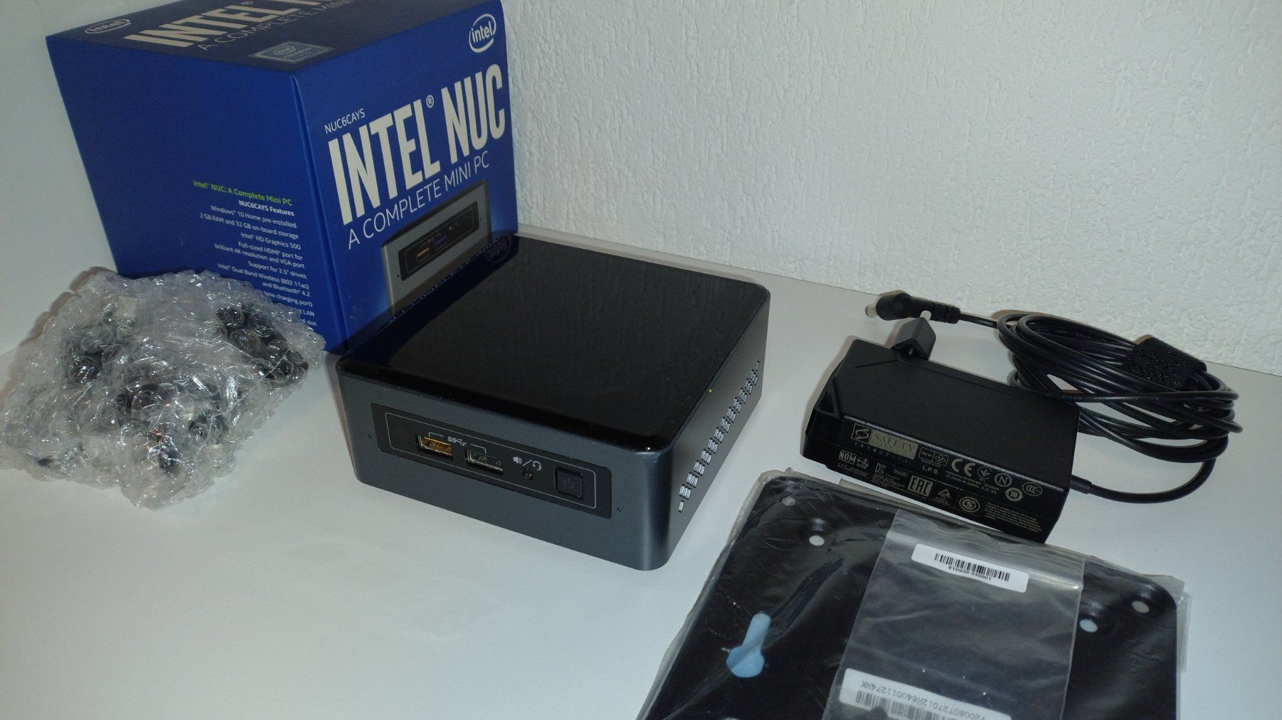 Intel NUC 6 - Arches Canyon - NUC6CAYS/NUC6CA, 8GB, 32GB MMC (Gebraucht ...
