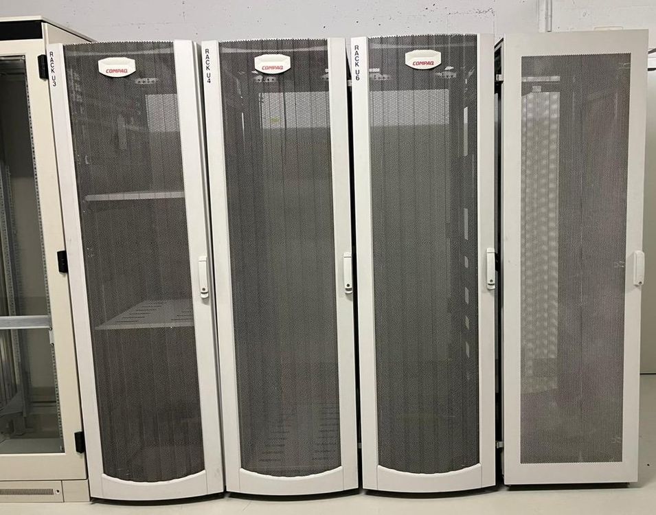 Compaq Server Racks 42U (Gebraucht) in Vaduz für CHF 500 – nur Abholung ...