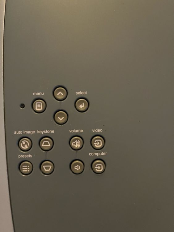 Projecteur InFocus X1 – Vintage, Solide et Opérationnel (D'occasion) à ...