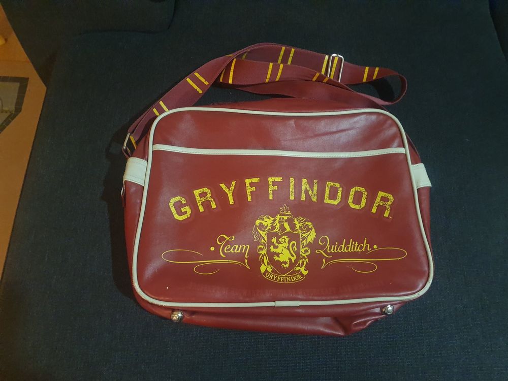 Tasche Gryffindor (Gebraucht) in Bremgarten b. Bern für CHF 7 – mit Lieferung auf Ricardo kaufen