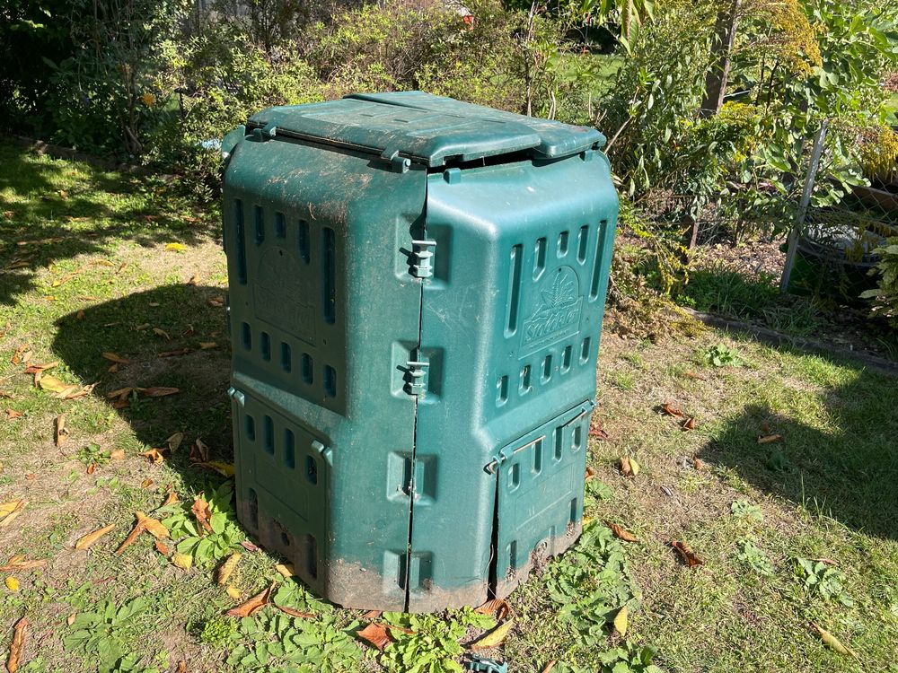 Compost en plastique (Gebraucht) in für CHF 1 – nur Abholung auf ...