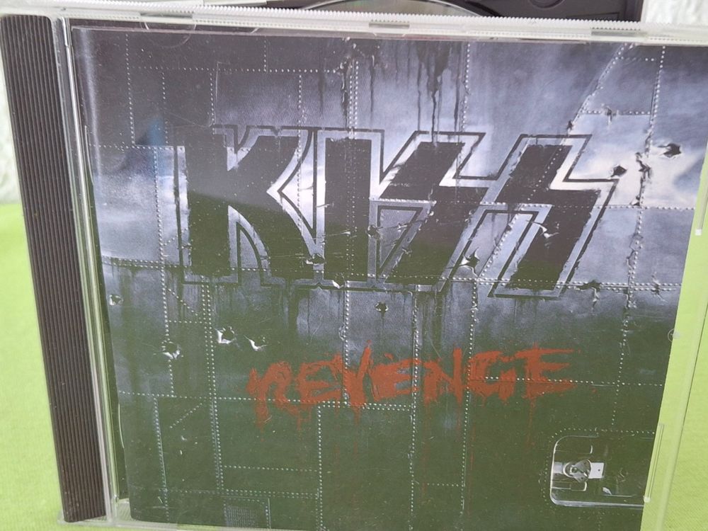 CD Kiss - Revenge (Gebraucht) in Aarberg für CHF 4.6 – mit Lieferung ...