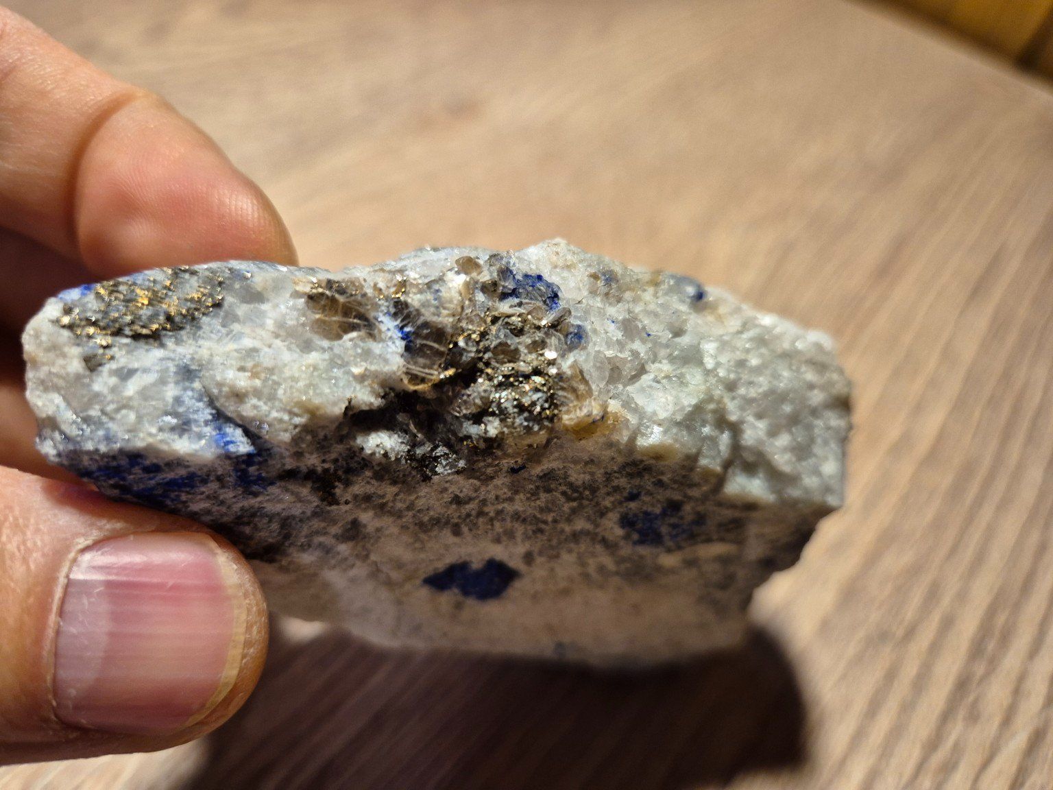 Lapis-lazuli sur matrice – cristaux cubiques de lazurite (D'occasion) à ...