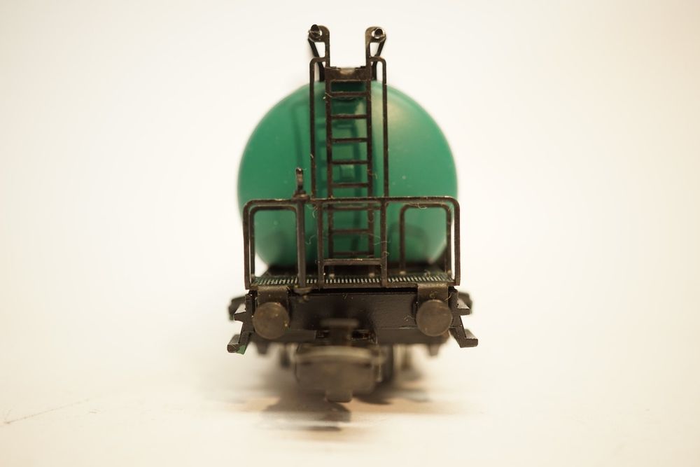8∂ Märklin 4653 DB Tankwagen 4-achsig BP grün (Gebraucht) in Uetendorf für CHF 15 – mit ...
