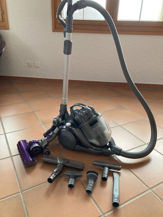 Dyson Staubsauger DC08 (Gebraucht) in Appenzell Meister. für CHF 70 ...
