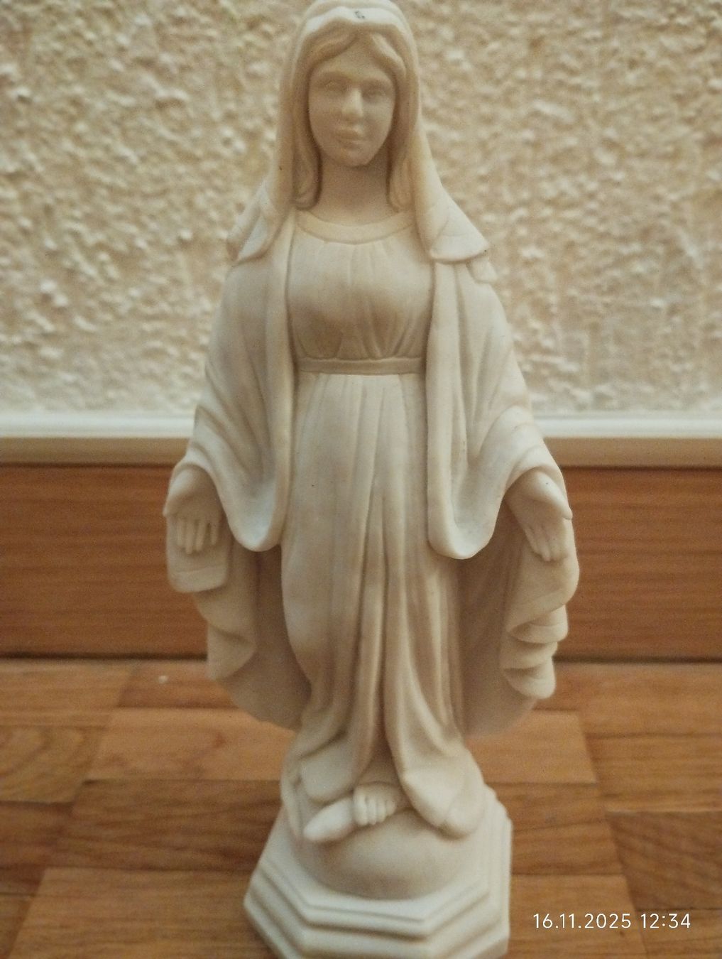 verkaufe meine schöne Maria Figur, weiss, ca 15 cm hoch (Neu (gemäss ...