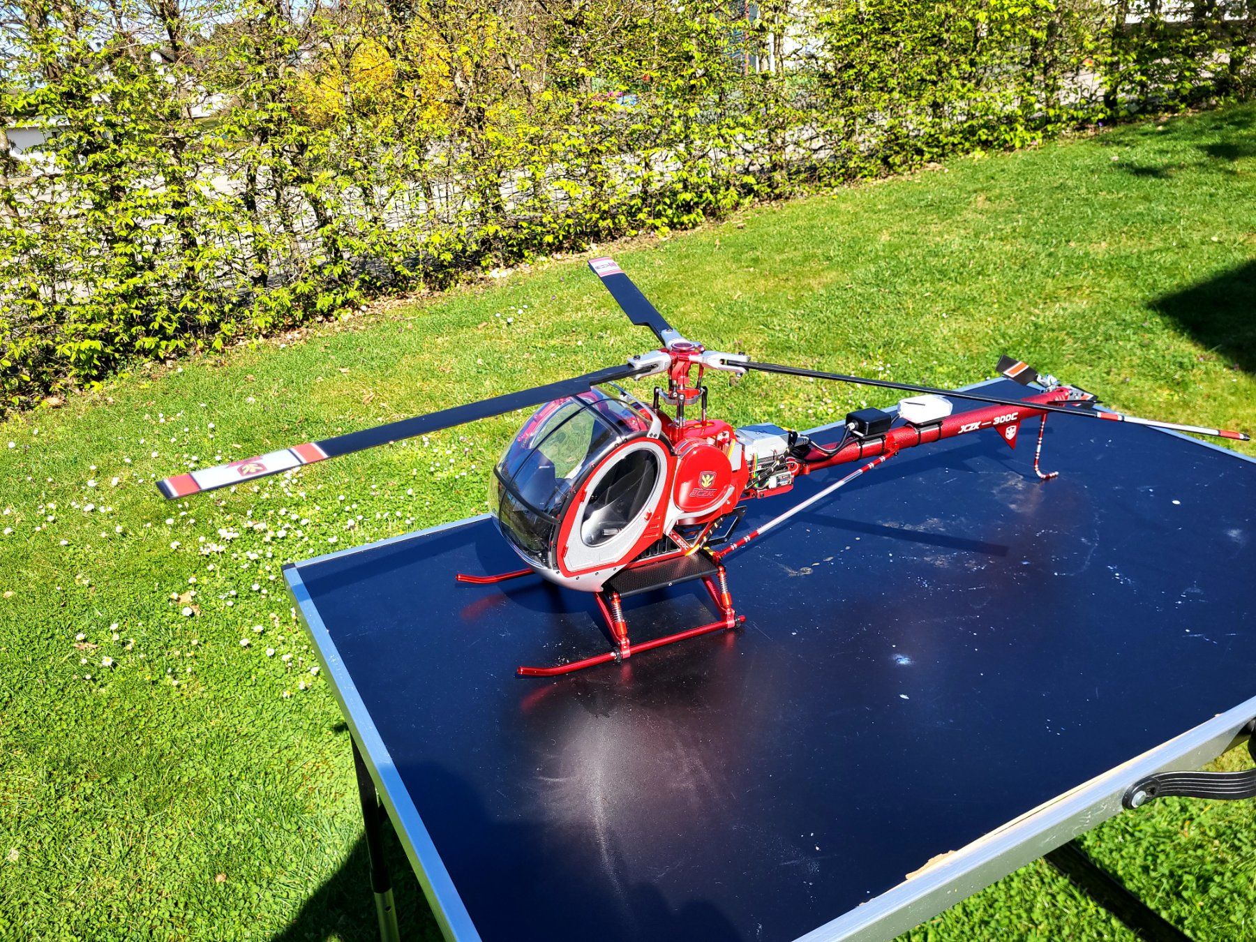 JCZK Schweizer 300C PRO GPS RC Helicopter (Neu und originalverpackt) in ...