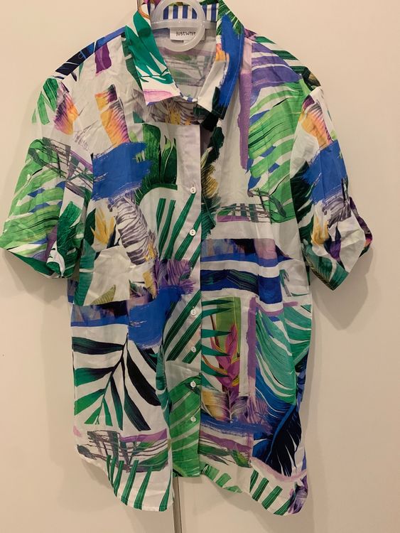 Neue Bluse JustWhite (Neu und originalverpackt) in Lausen für CHF 28 – mit Lieferung auf Ricardo ...