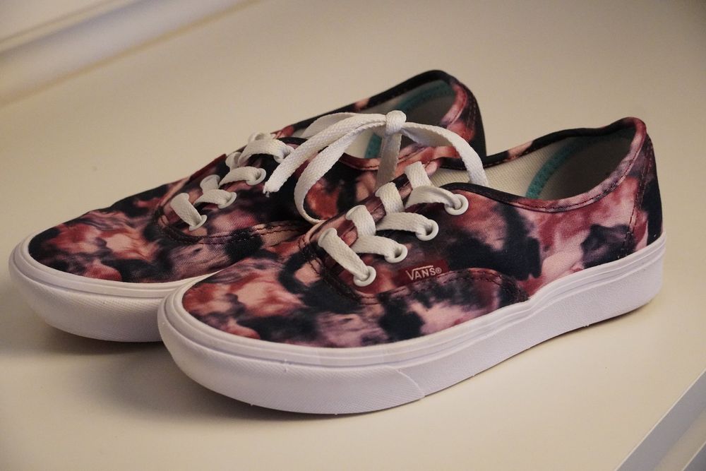 Vans mit wunderschönem Muster, Gr. 35, wie neu | Kaufen auf Ricardo