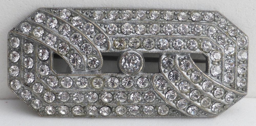 Brosche aus den 30er Jahren im reinen Art-Deco-Stil | Kaufen auf Ricardo