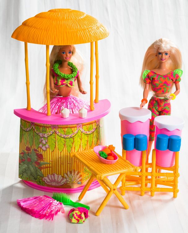 Barbie Hawaiian Fun Beach Party + 2 Barbies + Fashion 7251 (Gebraucht ...