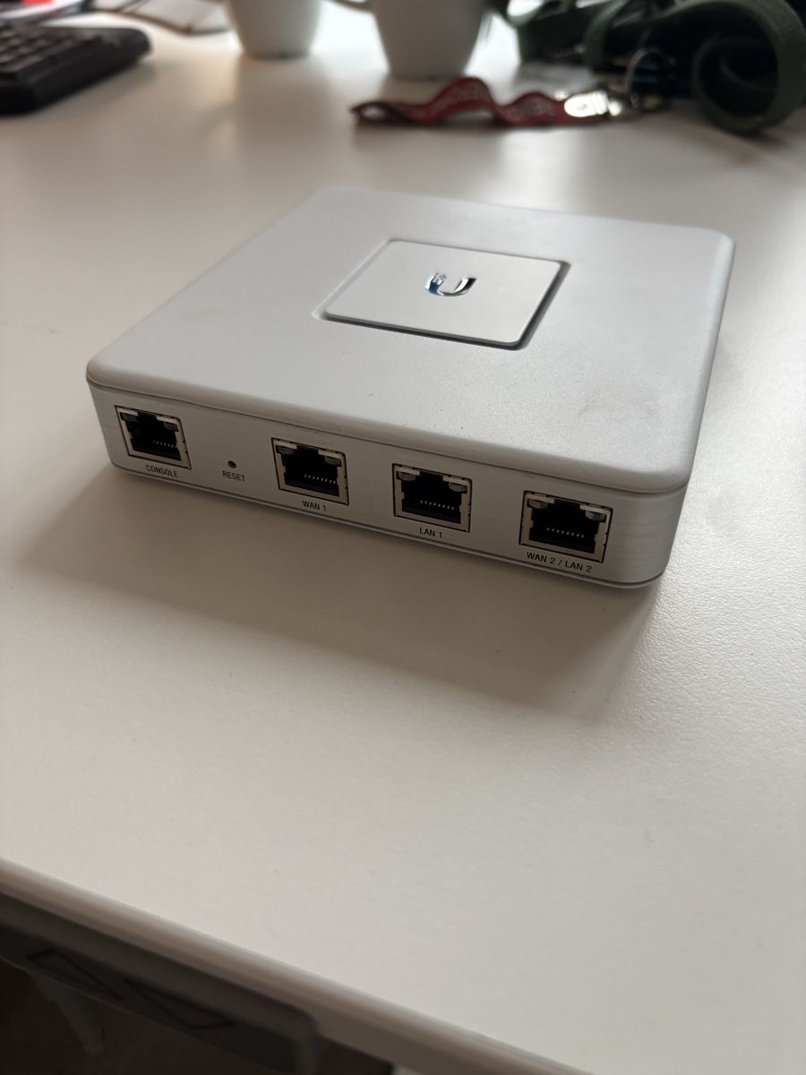 Unifi Security Gateway USG - Top Zustand! Wie Neu! (Gebraucht) in ...
