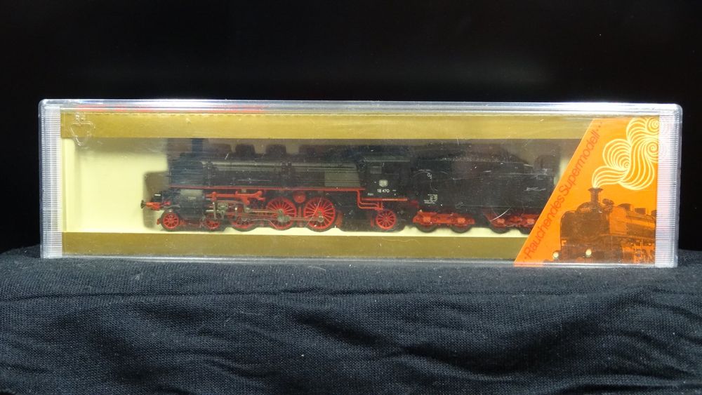 Arnold 71001, DB, BR 18, 18470, Vitrinen Modell (Neu (gemäss ...