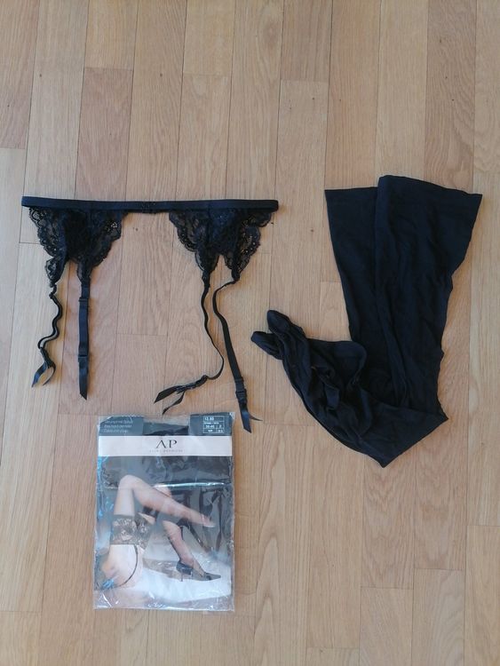 Strumpfset mit Halter und zwei verschiedenen Strümpfen (Neu und ...