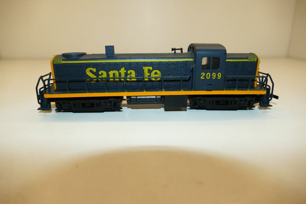 Spur H0: US Diesellok Dummy Santa Fe #2099 (Gebraucht) in Niederhasli ...