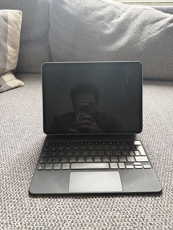 iPad Pro (256gb, WiFi, 4th gen) + Magic Keyboard (Gebraucht) in Zürich ...