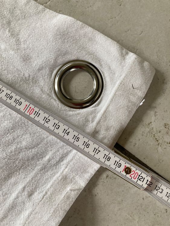 Stoff / Vorhang ca. 118 x 177 cm, mit grossen Ösen (Gebraucht) in Zürich für CHF 5 – mit ...