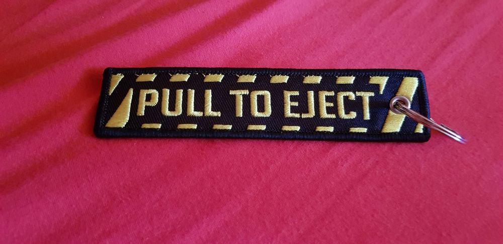 Neuer Anhänger Pull To Eject (Neu und originalverpackt) in Brienz BE ...